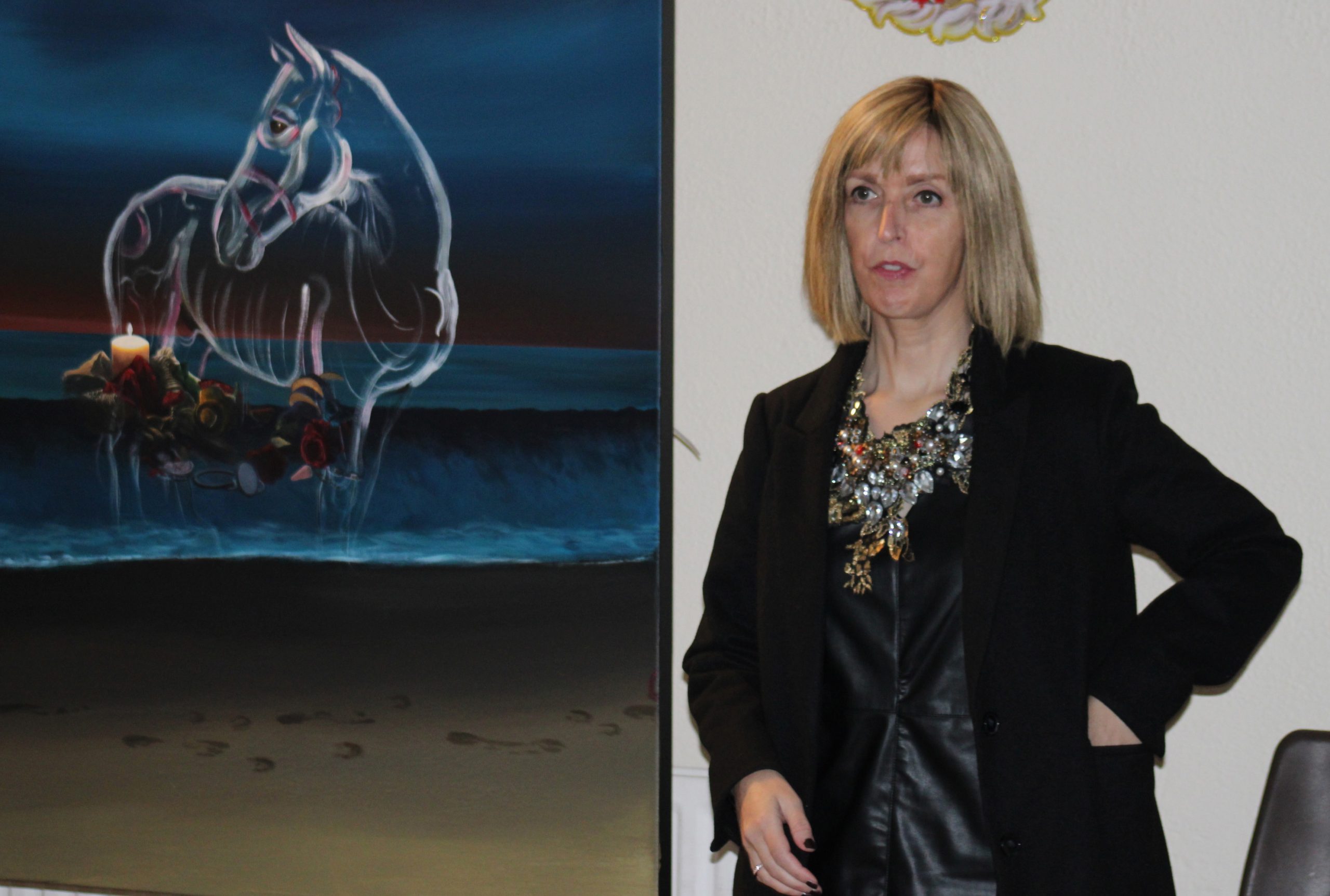 Vicky returns to Mooncoin to unveil specially commissioned painting ...